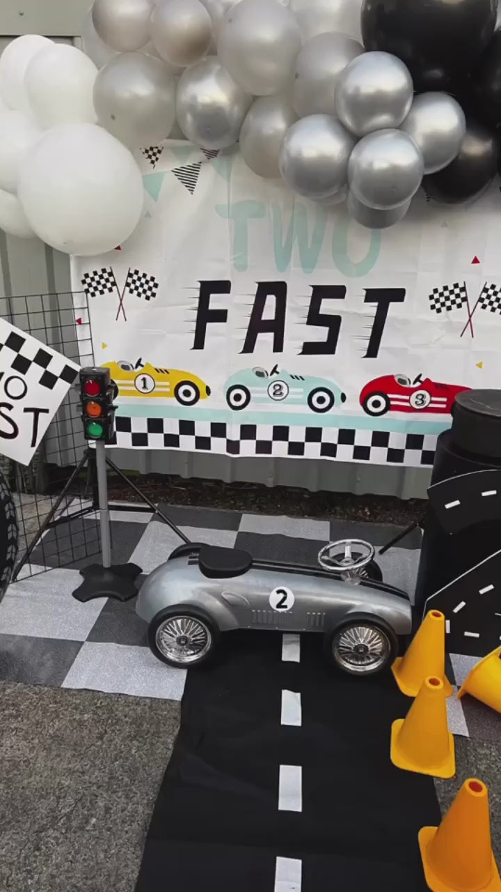 Two fast party – V Party Queens